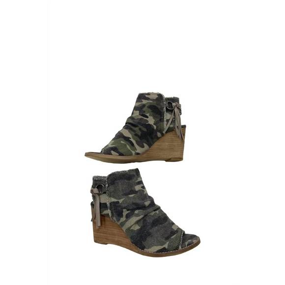 Very G | Shoes | New Very G Keely Wedges In Green Camo | Poshmark